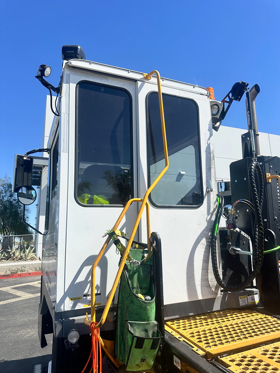 Heavy Equipment Glass - Dave&'s Metro Auto Glass